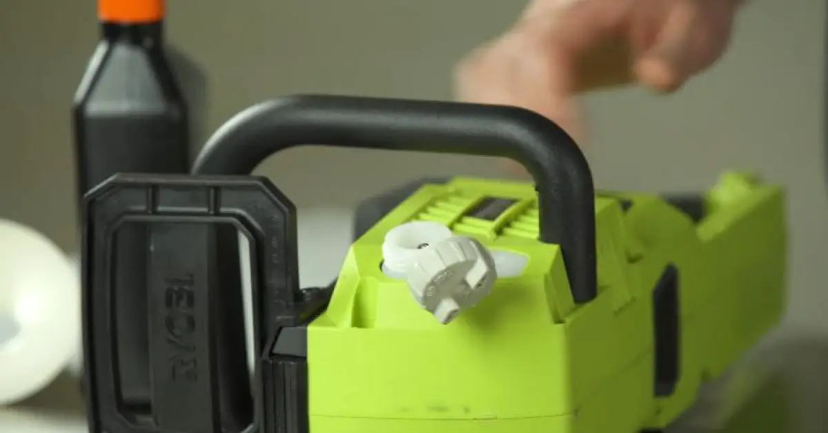 What Kind Of Oil Does A Ryobi Pole Saw Take at John Rosado blog